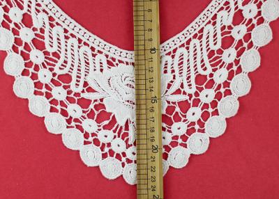 Cina Applique del collo del pizzo della guipure di Venezia del francese con la poli seta del latte/disposizione chimiche applique della scollatura in vendita