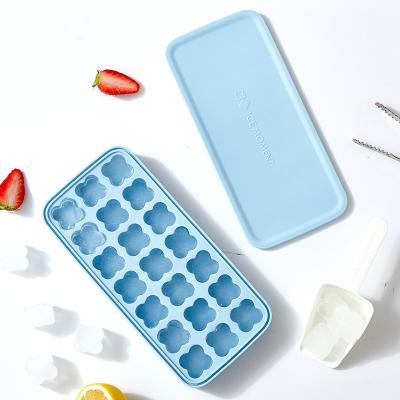 China 21 Compartments Four Leaf Clover Ice Cube Silicone Molds With Lid Customized for sale