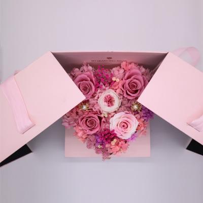 Cina Il cuore magico del cubo ha modellato il contenitore di fiore, rose conservate in scatola del cuore in vendita
