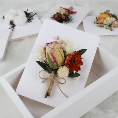 Cina Colore secco della carta dei fiori della decorazione di nozze bello multi per la celebrazione in vendita