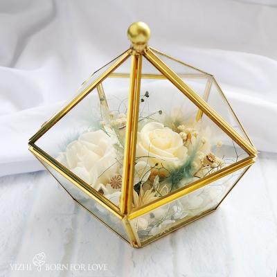 中国 金属は15*15*14CM 4-5cm維持されたローズのガラス ドームを組み立てた 販売のため
