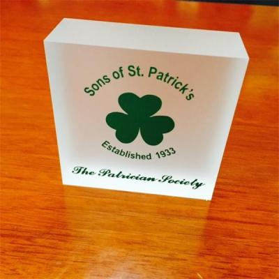 China custom logo acrylic crystal paperweight factory for sale