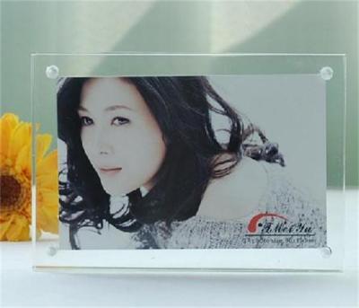 China Custom Handmade Magnetic Acrylic Photo Frame for sale