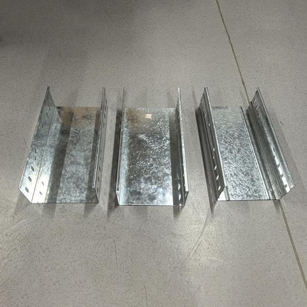 Quality 30-500mm Side Rail Height Zinc Coated Cable Tray Hot Dip Galvanized Smooth 2m-6m for sale