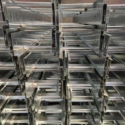 Cina Metodo di installazione di viti vassoio di cavi galvanizzati per l'organizzazione di fili all'aperto in vendita
