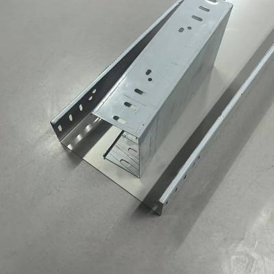 China Cable Trough Metal de cromo inoxidável para bandeja de cabos 50mm-1000mm variações de altura à venda