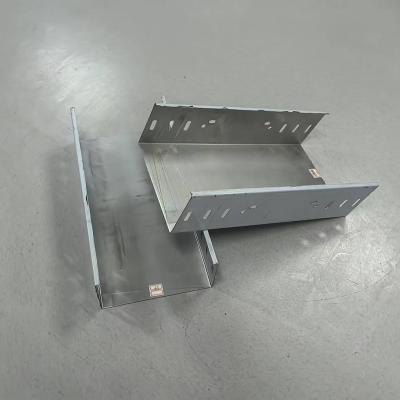 China 50 mm-1000 mm Altura da bandeja de cabos Ligação de aço Arame de ferro com resistência ao fogo não combustível à venda