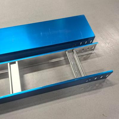 Cina Cable Tray per interni e esterni 150 mm 50 mm Cable Tray industriale resistenza alla corrosione in vendita
