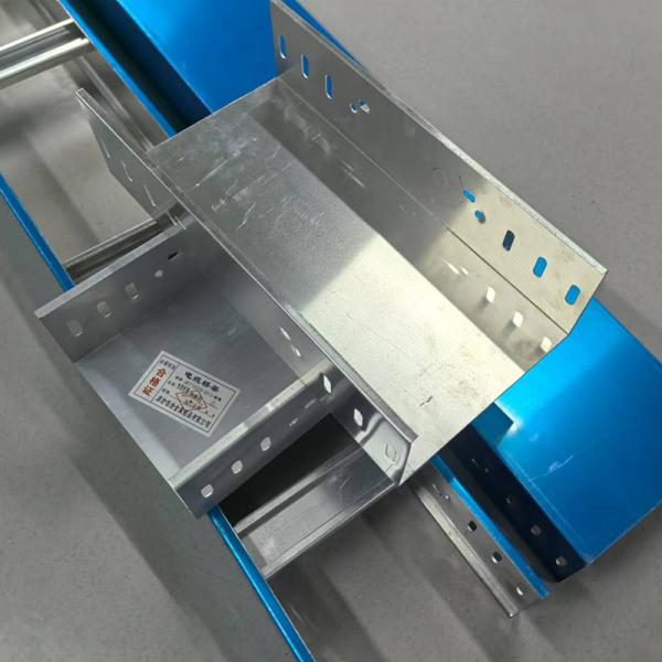 Quality Electrical Wiring Metal Wall Mounted Cable Tray 100mm High Durability Galvanized for sale