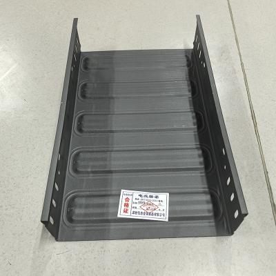 Cina Risparmio energetico Piattaforma di cavi di fondo solido 50 mm - 300 mm resistenza alla corrosione in vendita