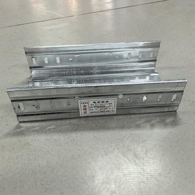 Cina Cable tray di immersione a caldo zincato resistente alla corrosione per impianti pesanti in vendita