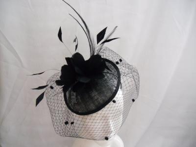 China Feather Trim Ladies Fascinator Hats Black Veilings For Wedding for sale