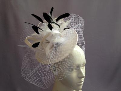China Sinamay Ivory Ladies Fascinator Hats With Feathers / Veiling Trimming For Party for sale
