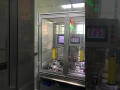 Automatische smeerinjectie- en dekselpersmachine