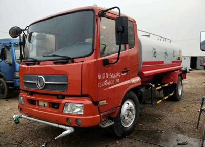 Cina Camion 8 dello spruzzatore dell'acqua di DONGFENG utilizzato rosso 10 12 CBM LHD con il tipo del combustibile diesel in vendita