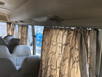 Cina Sedili di cuoio accoglienti facenti un giro turistico di colore del bus del sottobicchiere di Toyota della seconda mano bus dorato di Hotselling Toyota del mini in vendita