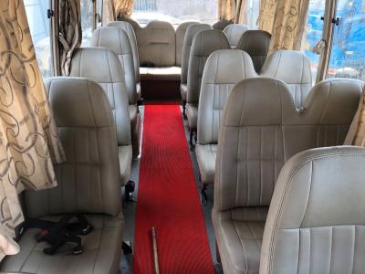 Cina Sedili di cuoio accoglienti facenti un giro turistico di colore del bus del sottobicchiere di Toyota della seconda mano bus dorato di Hotselling Toyota del mini in vendita