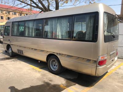 Cina Sedili di cuoio accoglienti facenti un giro turistico di colore del bus del sottobicchiere di Toyota della seconda mano bus dorato di Hotselling Toyota del mini in vendita