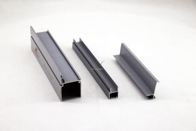 China Van het het Aluminiumvenster van de poederdeklaag de Uitdrijvingsprofiel voor Schuifdeuren Te koop
