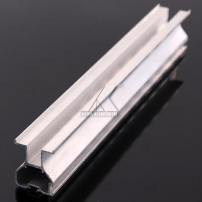 Rail de longueur adapté aux besoins du client par OEM pour la finition matérielle en aluminium de moulin de garde-robe avec RoHS