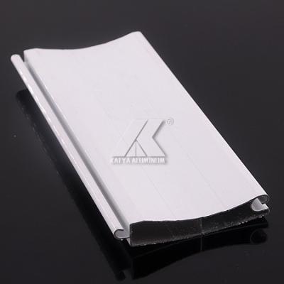 China Los perfiles del obturador del rodillo T5 modifican la flexibilidad blanca del diseño para requisitos particulares del grueso en venta