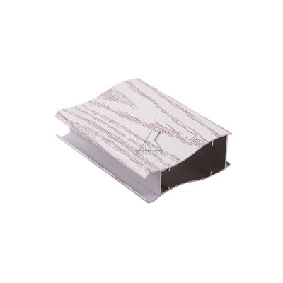 China Factory Price Wood Grain Aluminium Extrusion Profile For Door And Window à venda