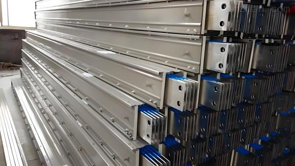Quality Waterproof Busduct Electrical 2500A-4000A Busbar Trunking Vertical Or Horizontal for sale