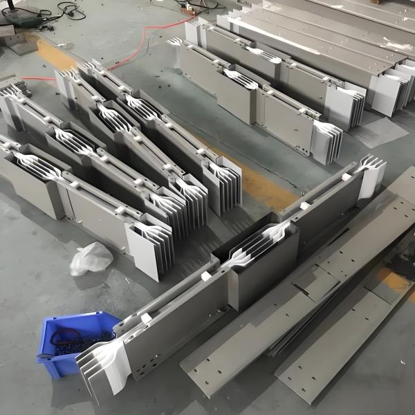 Quality Plug In Electrical Busduct 800A-1250A Dense Enclosed Cable Busway for sale