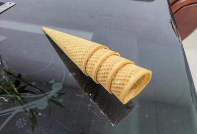 中国 機械上昇温暖気流の処理を作っている1800pcs/hアイスクリーム・コーン 販売のため