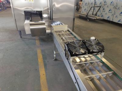 中国 機械上昇温暖気流の処理を作っている1800pcs/hアイスクリーム・コーン 販売のため