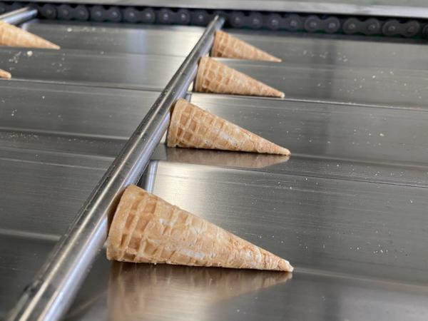 380V 16kg/H 135mm Ice Cream Cone Production Line Temperature Adjustable