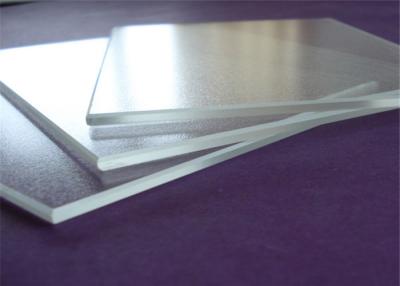 Cina il ferro basso di 3.2mm ha temperato la curva di vetro solare/pianamente la forma per il pannello modellato di PV di struttura in vendita