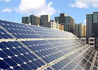 Cina Vetro temperato basso ad alta resistenza del ferro, vetro temperato ultra chiaro per i pannelli solari in vendita
