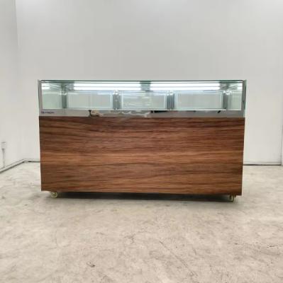 China Merchandiser Cake Display Freezer Countertop Bakery Display Case Refrigerated for sale