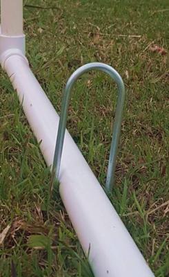 China Turf Pins Grass Staple Pins are made of 6 - 12 gauge plain steel wire, pvc coated wire and 11 gauge, 8 gauge galvanized for sale