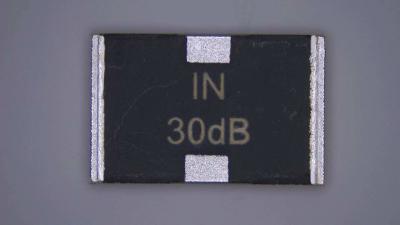 China 5w 20dB 2db DC 3.5Ghz zu 4.5Ghz Chip Attenuator 4x4mm zu verkaufen