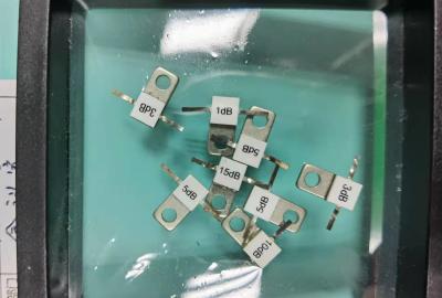 Cina attenuatore 6*6mm del supporto della flangia di CC 6Ghz di 50w 20db in vendita