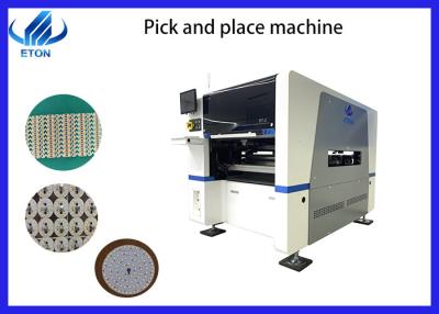 Cina Scelta della doppia del modulo LED della lampadina lampadina della base operazionale di dispersione e macchina ad alta velocità del posto in vendita