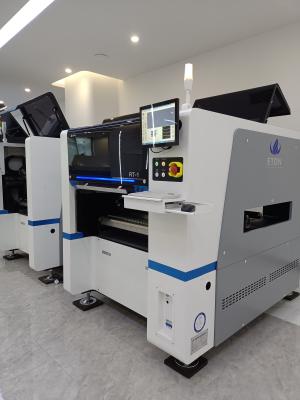 Cina Le lampadine SMT del ccc LED selezionano e dispongono il riconoscimento di alta precisione delle teste della macchina 10 in vendita