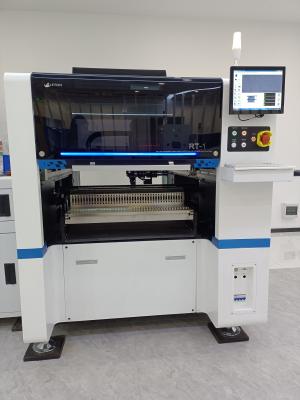 Cina Le lampadine SMT del ccc LED selezionano e dispongono il riconoscimento di alta precisione delle teste della macchina 10 in vendita