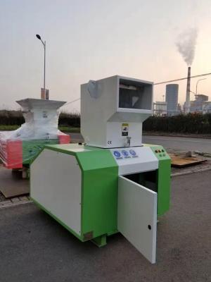 Cina Frantoio ausiliario di plastica della macinazione del tubo del PVC della macchina della singola asse con le lame di SKD in vendita