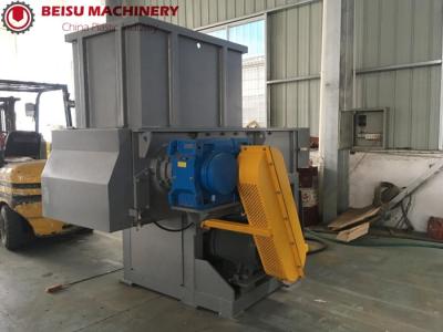 Cina Installazione rotatoria di forma di v della lama della singola dell'asse di industriale macchina di plastica della trinciatrice in vendita