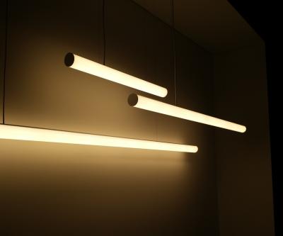 Cina l'estrusione lattea della copertura del PC di 60mm ha sospeso il profilo di alluminio principale per illuminazione di soffitto in vendita