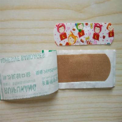 Cina Macchina per la produzione di cerotti medici adesivi completamente automatici KC-360N-D per il gesso di primo soccorso in vendita