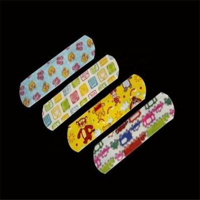 Cina KC-2000-B Primo soccorso adesivo Bandage Making Machine per fasciatura di supporto in gesso a prezzi accessibili in vendita