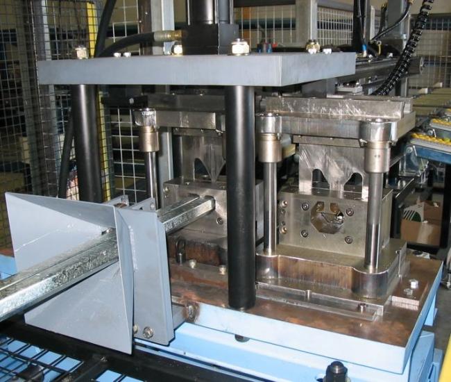 Rullo della trave del motore principale 7.5KW che forma macchina