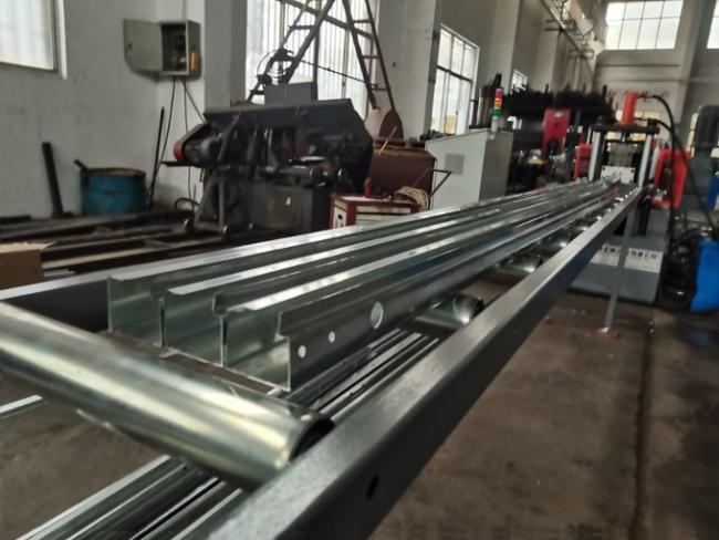 1.3 Mm-1.5 Mm Galvanized Steel Coils C profile Shutter Door Rail Roll Forming Machine With Notch 0
