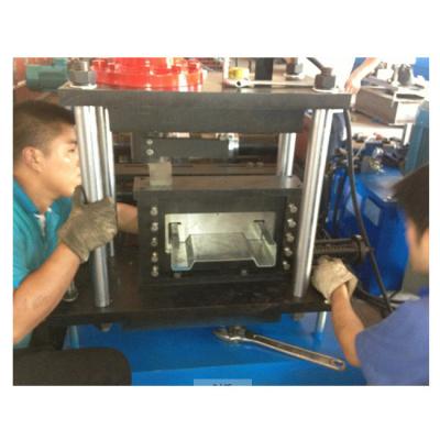 중국 건설을 위한 1.5-2.5mm Z275 아연 중도리 롤 성형기 갈바나이징 강철 Ｍ 시그마 판매용