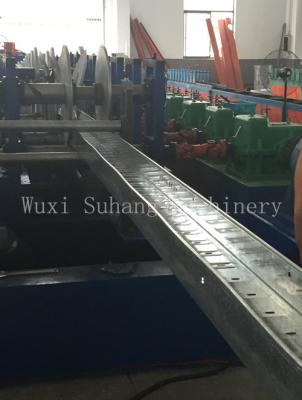 中国 機械自動制御 PLC を形作る電流を通された鋼鉄穴があいたケーブル・トレー ロール 販売のため