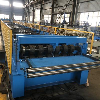 Cina 20 metri di macchina di Min Floor Deck Roll Forming con il servo a seguito del taglio in vendita